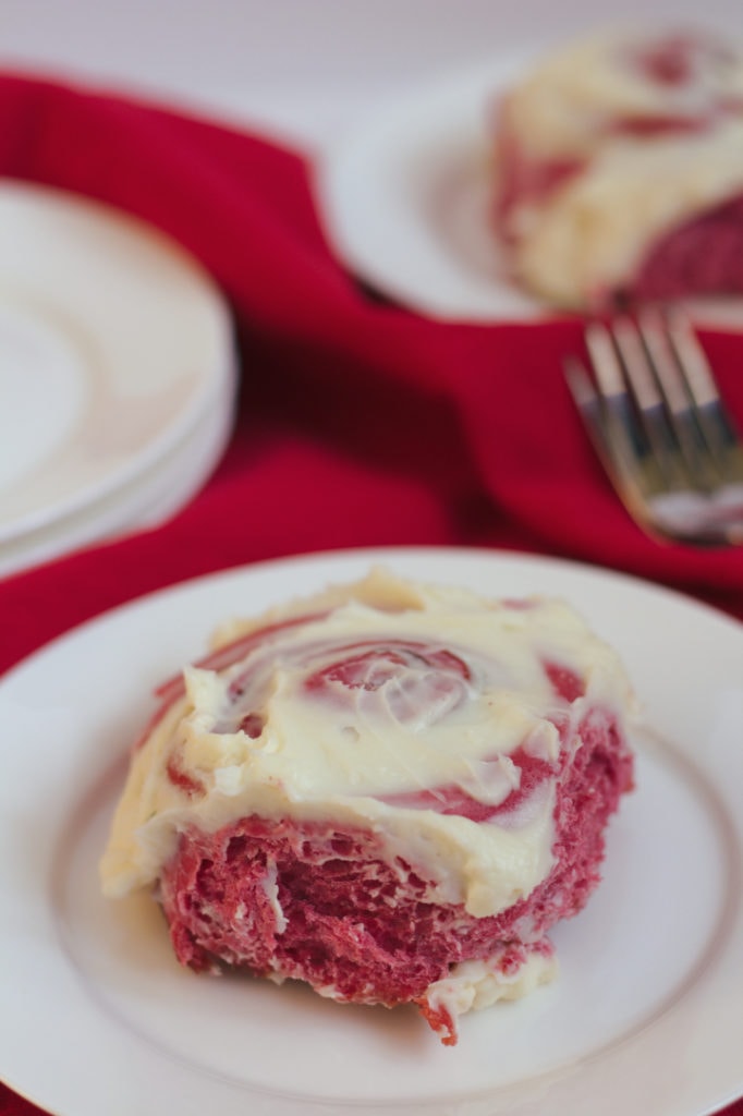 Red Velvet Cinnamon Rolls – Nina Kneads to Bake